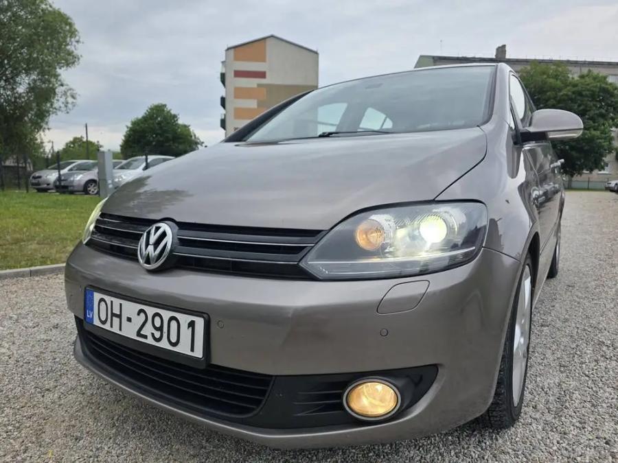 Pelēks Volkswagen Golf Plus 2010 Ventspils, ar dzinēja tilpumu 1.60 L un nobraukumu 380 tūkst. km par 4500 €, foto 24 vietnē AUTOMOTO.COM.LV