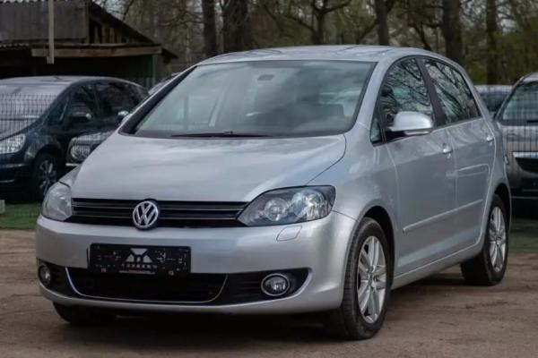 Grey Volkswagen Golf Plus 2010 in Grobiņa, with an engine capacity of 1.40 L and mileage of 255 thousand km for 5500 €, photo 1 on AUTOMOTO.COM.LV