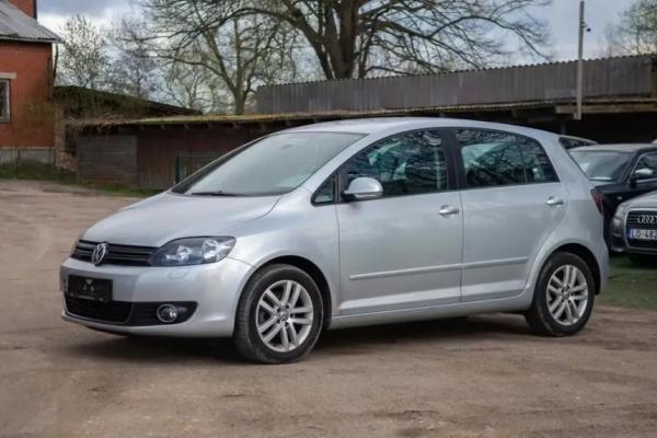 Grey Volkswagen Golf Plus 2010 in Grobiņa, with an engine capacity of 1.40 L and mileage of 255 thousand km for 5500 €, photo 3 on AUTOMOTO.COM.LV