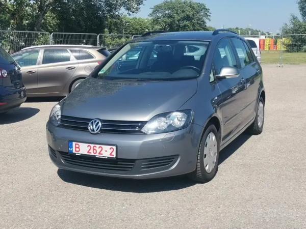 Pelēks Volkswagen Golf Plus 2010 Liepāja, ar dzinēja tilpumu 1.60 L un nobraukumu 199 tūkst. km par 5500 €, foto 1 vietnē AUTOMOTO.COM.LV