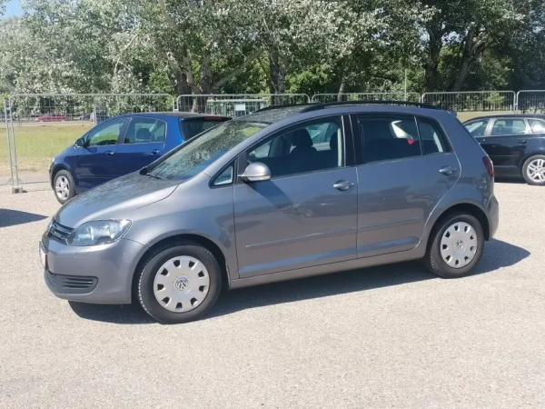 Pelēks Volkswagen Golf Plus 2010 Liepāja, ar dzinēja tilpumu 1.60 L un nobraukumu 199 tūkst. km par 5500 €, foto 2 vietnē AUTOMOTO.COM.LV