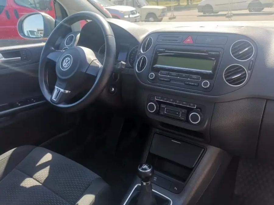 Grey Volkswagen Golf Plus 2010 in Liepaja, with an engine capacity of 1.60 L and mileage of 199 thousand km for 5500 €, photo 12 on AUTOMOTO.COM.LV