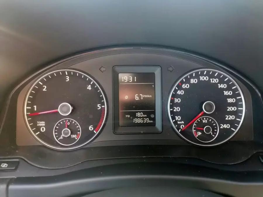 Grey Volkswagen Golf Plus 2010 in Liepaja, with an engine capacity of 1.60 L and mileage of 199 thousand km for 5500 €, photo 20 on AUTOMOTO.COM.LV