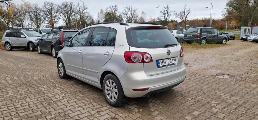 Pelēks Volkswagen Golf Plus 2010 Valmiera, ar dzinēja tilpumu 1.40 L un nobraukumu 221 tūkst. km par 3400 €, foto 5 vietnē AUTOMOTO.COM.LV