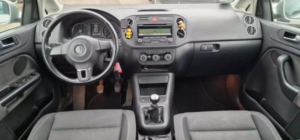 Pelēks Volkswagen Golf Plus 2010 Valmiera, ar dzinēja tilpumu 1.40 L un nobraukumu 221 tūkst. km par 3400 €, foto 7 vietnē AUTOMOTO.COM.LV