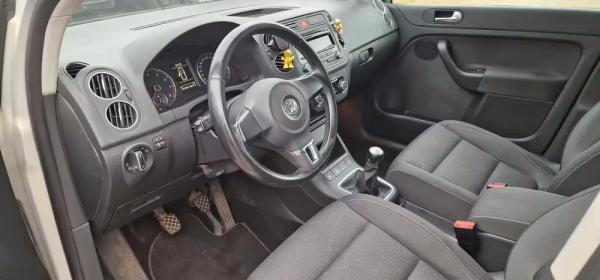 Pelēks Volkswagen Golf Plus 2010 Valmiera, ar dzinēja tilpumu 1.40 L un nobraukumu 221 tūkst. km par 3400 €, foto 8 vietnē AUTOMOTO.COM.LV
