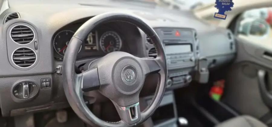 Pelēks Volkswagen Golf Plus 2010 Valmiera, ar dzinēja tilpumu 1.60 L un nobraukumu 275 tūkst. km par 2700 €, foto 9 vietnē AUTOMOTO.COM.LV