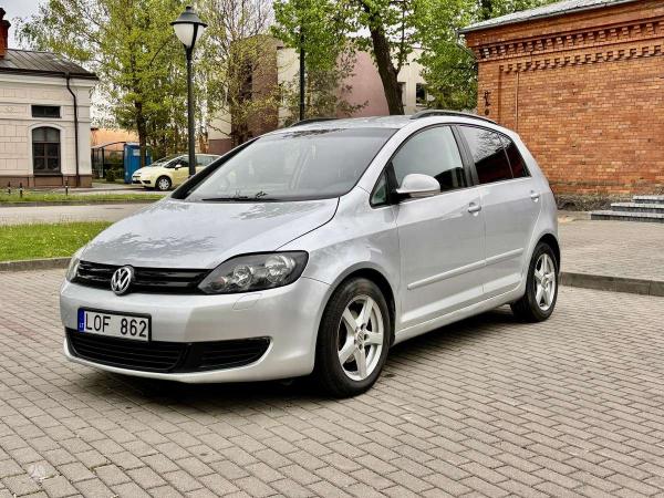 Grey Volkswagen Golf Plus 2010 in Mazeikiai, with an engine capacity of 1.60 L and mileage of 275 thousand km for 2500 €, photo 1 on AUTOMOTO.COM.LV