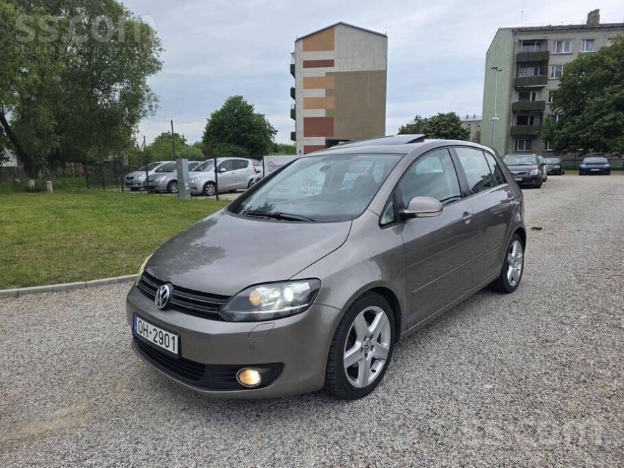 Pelēks Volkswagen Golf Plus 2010 Ventspils, ar dzinēja tilpumu 1.60 L un nobraukumu 380 tūkst. km par 3500 €, foto 1 vietnē AUTOMOTO.COM.LV
