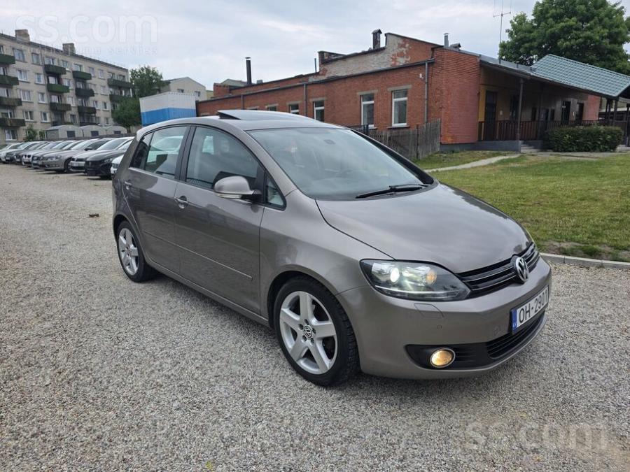 Pelēks Volkswagen Golf Plus 2010 Ventspils, ar dzinēja tilpumu 1.60 L un nobraukumu 380 tūkst. km par 3500 €, foto 4 vietnē AUTOMOTO.COM.LV