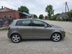 Pelēks Volkswagen Golf Plus 2010 Ventspils, ar dzinēja tilpumu 1.60 L un nobraukumu 380 tūkst. km par 3500 €, foto 6 vietnē AUTOMOTO.COM.LV