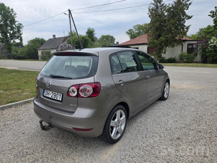 Pelēks Volkswagen Golf Plus 2010 Ventspils, ar dzinēja tilpumu 1.60 L un nobraukumu 380 tūkst. km par 3500 €, foto 7 vietnē AUTOMOTO.COM.LV