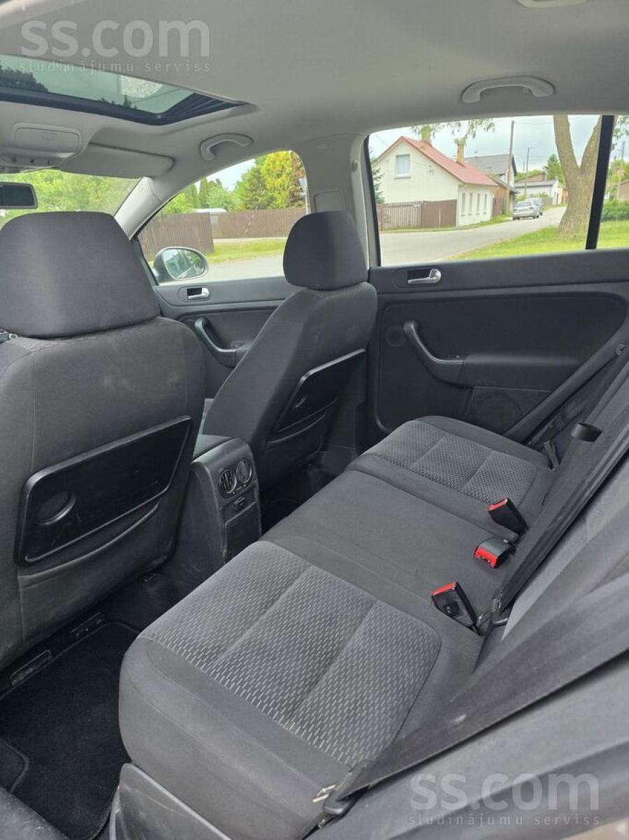Pelēks Volkswagen Golf Plus 2010 Ventspils, ar dzinēja tilpumu 1.60 L un nobraukumu 380 tūkst. km par 3500 €, foto 18 vietnē AUTOMOTO.COM.LV