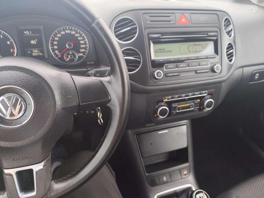 Grey Volkswagen Golf Plus 2010 in Marijampole, with an engine capacity of 1.40 L and mileage of 189 thousand km for 3000 €, photo 8 on AUTOMOTO.COM.LV