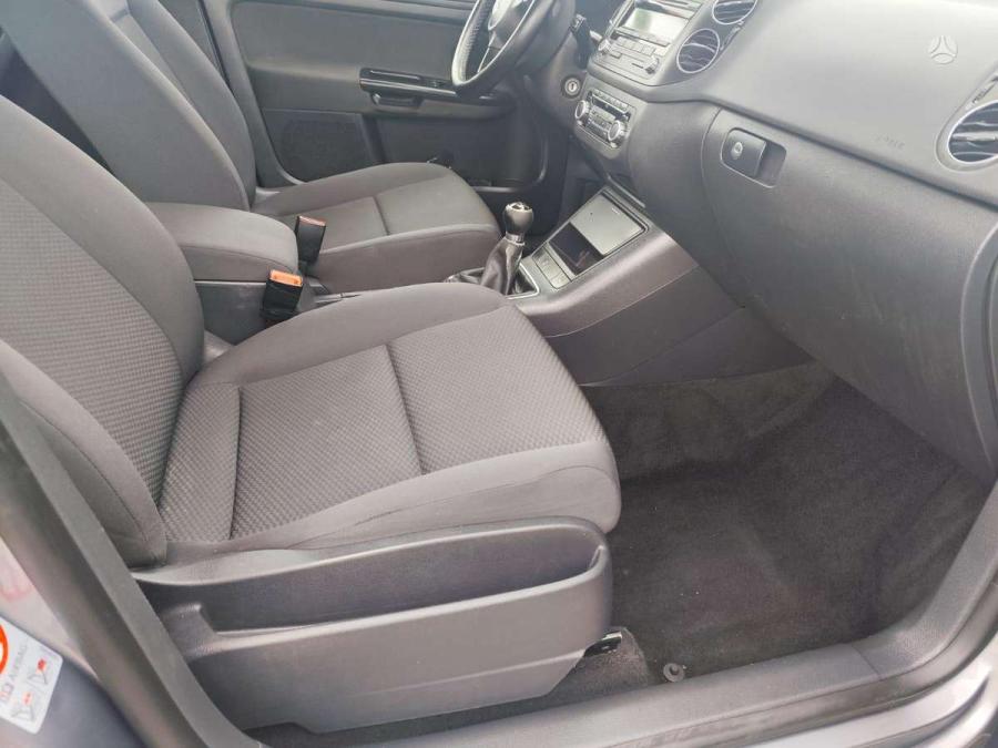 Grey Volkswagen Golf Plus 2010 in Marijampole, with an engine capacity of 1.40 L and mileage of 189 thousand km for 3000 €, photo 9 on AUTOMOTO.COM.LV