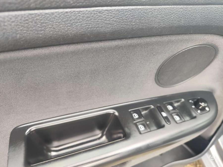 Grey Volkswagen Golf Plus 2010 in Marijampole, with an engine capacity of 1.40 L and mileage of 189 thousand km for 3000 €, photo 11 on AUTOMOTO.COM.LV