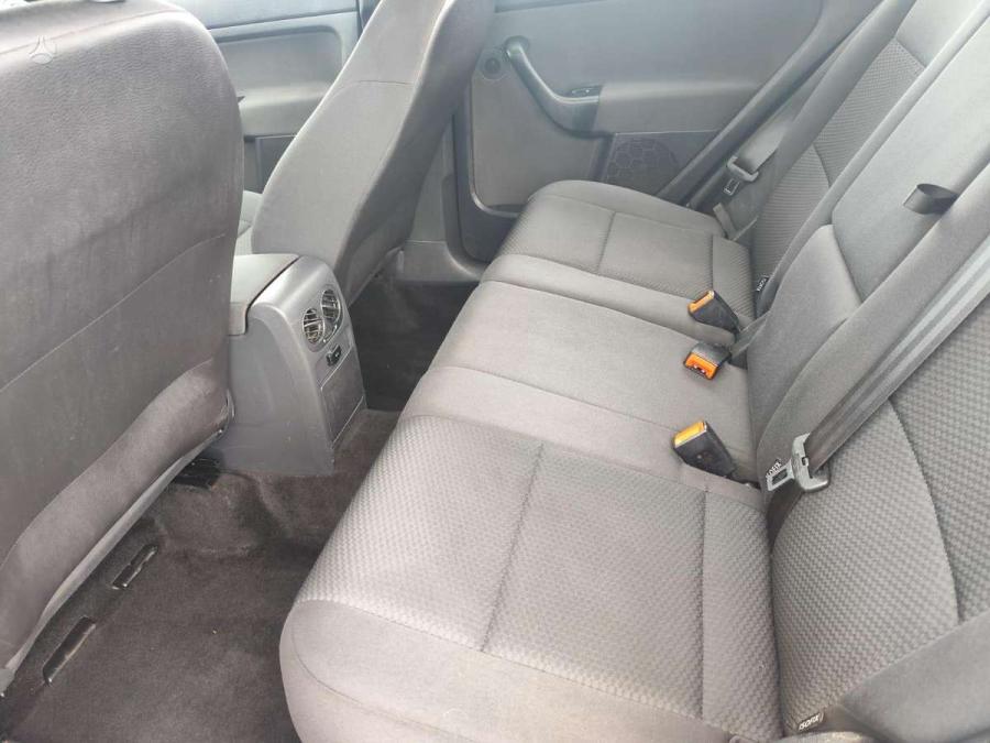 Grey Volkswagen Golf Plus 2010 in Marijampole, with an engine capacity of 1.40 L and mileage of 189 thousand km for 3000 €, photo 12 on AUTOMOTO.COM.LV