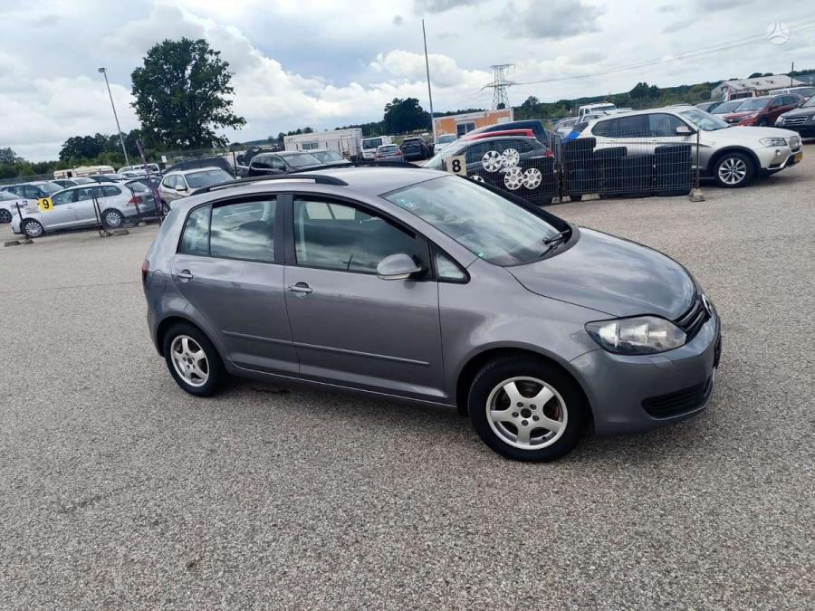 Grey Volkswagen Golf Plus 2010 in Marijampole, with an engine capacity of 1.40 L and mileage of 189 thousand km for 3000 €, photo 16 on AUTOMOTO.COM.LV