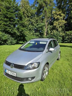 Grey Volkswagen Golf Plus 2010 in Tukums, with an engine capacity of 1.60 L and mileage of 376 thousand km for 3400 €, photo  on AUTOMOTO.COM.LV