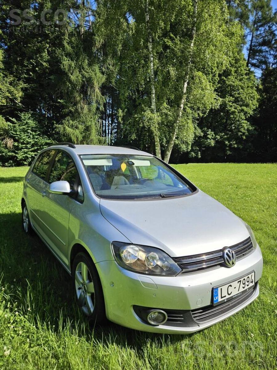 Grey Volkswagen Golf Plus 2010 in Tukums, with an engine capacity of 1.60 L and mileage of 376 thousand km for 3400 €, photo 3 on AUTOMOTO.COM.LV