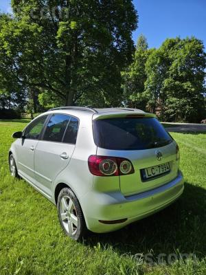 Grey Volkswagen Golf Plus 2010 in Tukums, with an engine capacity of 1.60 L and mileage of 376 thousand km for 3400 €, photo 4 on AUTOMOTO.COM.LV