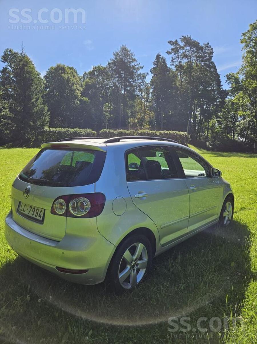 Grey Volkswagen Golf Plus 2010 in Tukums, with an engine capacity of 1.60 L and mileage of 376 thousand km for 3400 €, photo 6 on AUTOMOTO.COM.LV