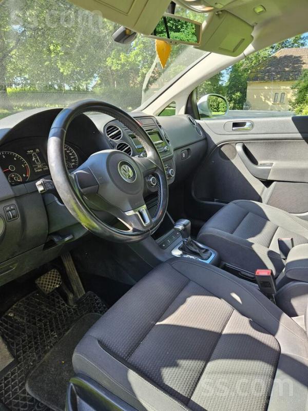 Grey Volkswagen Golf Plus 2010 in Tukums, with an engine capacity of 1.60 L and mileage of 376 thousand km for 3400 €, photo 6 on AUTOMOTO.COM.LV