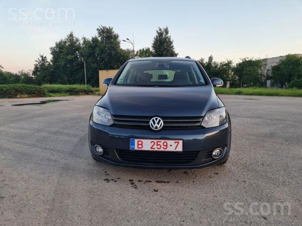 Pelēks Volkswagen Golf Plus 2010 Ogre, ar dzinēja tilpumu 1.40 L un nobraukumu 0 tūkst. km par 4880 €, foto 2 vietnē AUTOMOTO.COM.LV