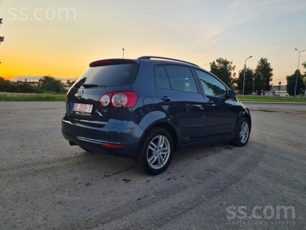 Pelēks Volkswagen Golf Plus 2010 Ogre, ar dzinēja tilpumu 1.40 L un nobraukumu 0 tūkst. km par 4880 €, foto 5 vietnē AUTOMOTO.COM.LV