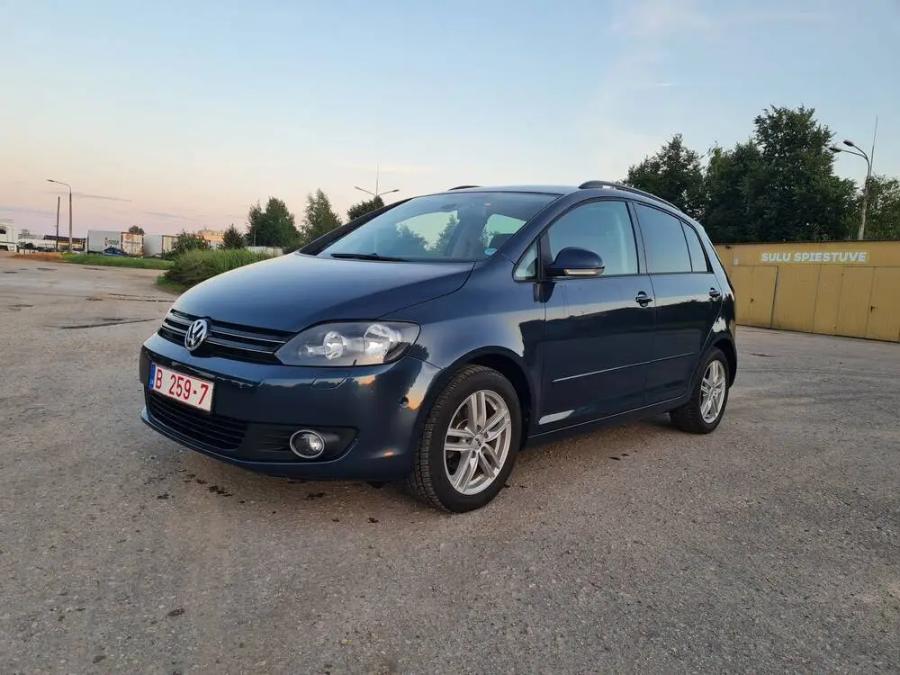 Grey Volkswagen Golf Plus 2010 in Ogre, with an engine capacity of 1.40 L and mileage of 207 thousand km for 4950 €, photo 1 on AUTOMOTO.COM.LV