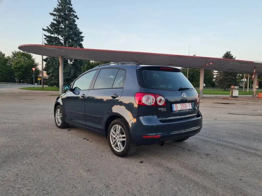 Grey Volkswagen Golf Plus 2010 in Ogre, with an engine capacity of 1.40 L and mileage of 207 thousand km for 4950 €, photo 8 on AUTOMOTO.COM.LV