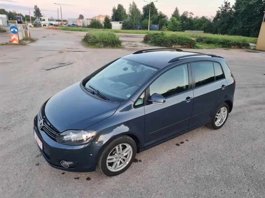 Grey Volkswagen Golf Plus 2010 in Ogre, with an engine capacity of 1.40 L and mileage of 207 thousand km for 4950 €, photo 11 on AUTOMOTO.COM.LV