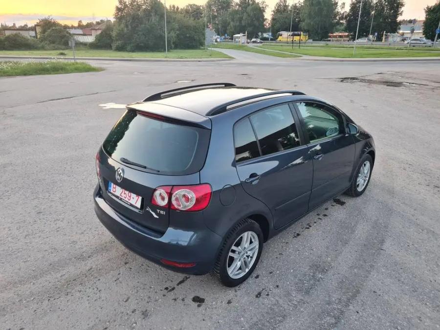 Grey Volkswagen Golf Plus 2010 in Ogre, with an engine capacity of 1.40 L and mileage of 207 thousand km for 4950 €, photo 12 on AUTOMOTO.COM.LV