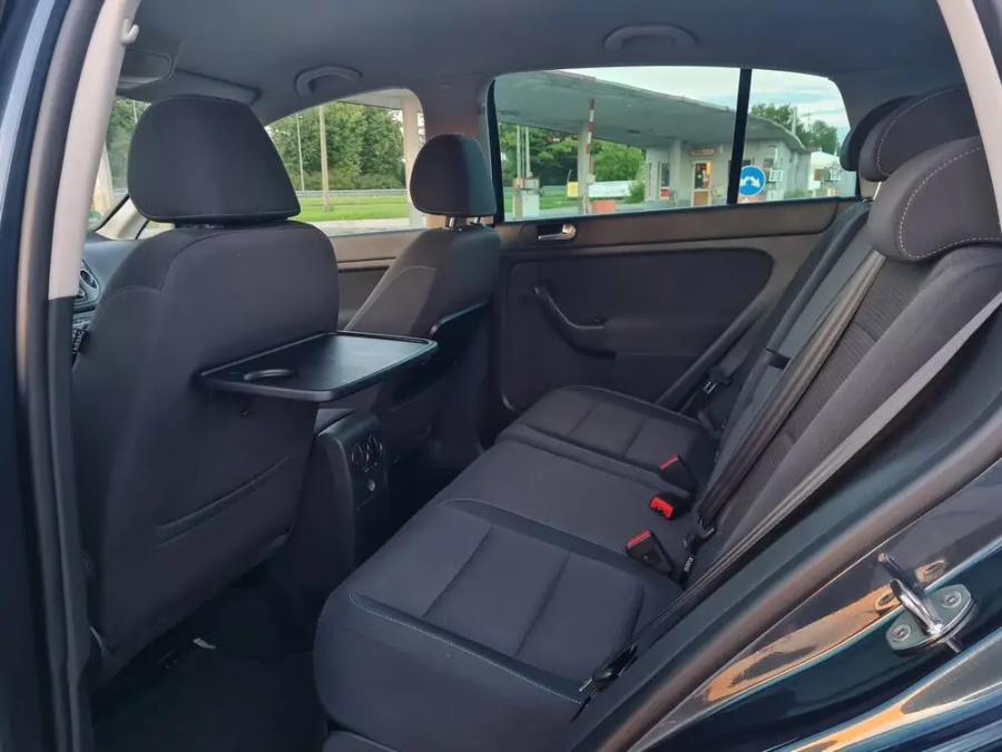 Grey Volkswagen Golf Plus 2010 in Ogre, with an engine capacity of 1.40 L and mileage of 207 thousand km for 4950 €, photo 17 on AUTOMOTO.COM.LV