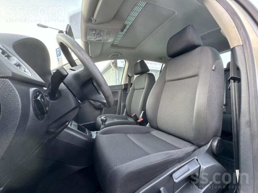 Pelēks Volkswagen Golf Plus 2010 Ogre, ar dzinēja tilpumu 1.60 L un nobraukumu 207 tūkst. km par 4499 €, foto 12 vietnē AUTOMOTO.COM.LV