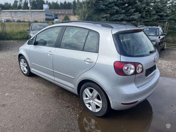 Pelēks Volkswagen Golf Plus 2010 Utena, ar dzinēja tilpumu 2.00 L un nobraukumu 221 tūkst. km par 4300 €, foto 5 vietnē AUTOMOTO.COM.LV