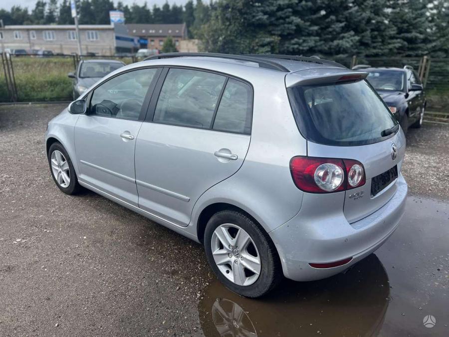 Grey Volkswagen Golf Plus 2010 in Utena, with an engine capacity of 2.00 L and mileage of 221 thousand km for 4300 €, photo 5 on AUTOMOTO.COM.LV