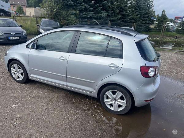Pelēks Volkswagen Golf Plus 2010 Utena, ar dzinēja tilpumu 2.00 L un nobraukumu 221 tūkst. km par 4300 €, foto 9 vietnē AUTOMOTO.COM.LV