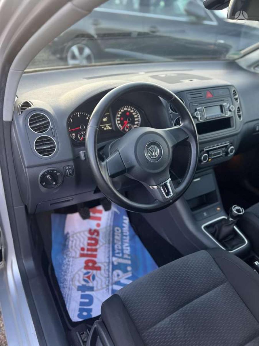 Grey Volkswagen Golf Plus 2010 in Utena, with an engine capacity of 2.00 L and mileage of 221 thousand km for 4300 €, photo 11 on AUTOMOTO.COM.LV