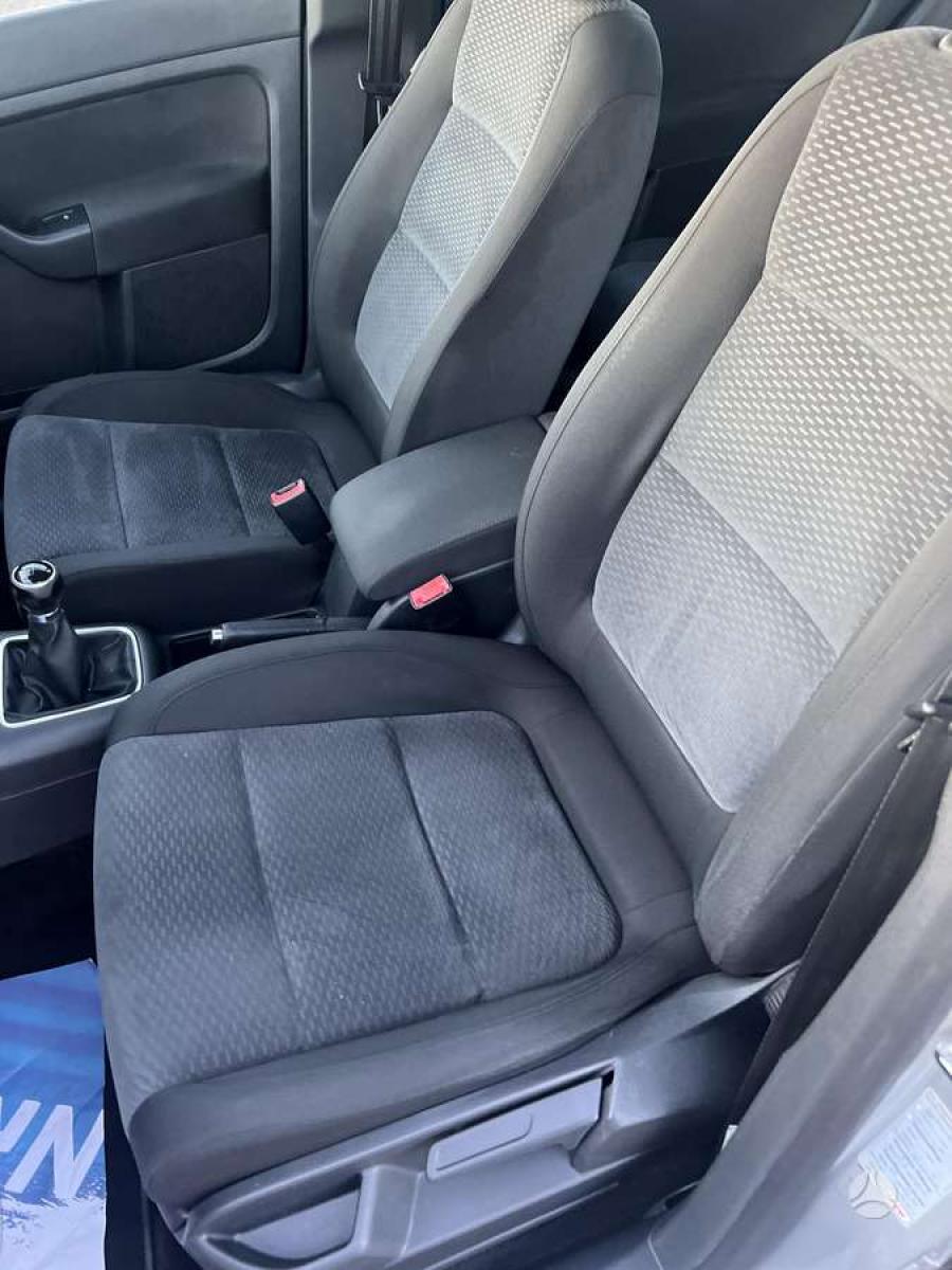 Grey Volkswagen Golf Plus 2010 in Utena, with an engine capacity of 2.00 L and mileage of 221 thousand km for 4300 €, photo 16 on AUTOMOTO.COM.LV
