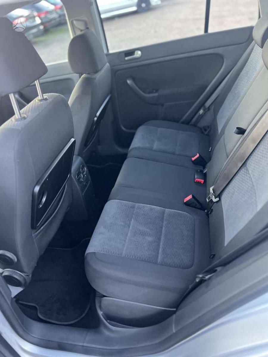 Grey Volkswagen Golf Plus 2010 in Utena, with an engine capacity of 2.00 L and mileage of 221 thousand km for 4300 €, photo 20 on AUTOMOTO.COM.LV