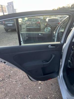 Grey Volkswagen Golf Plus 2010 in Utena, with an engine capacity of 2.00 L and mileage of 221 thousand km for 4300 €, photo 23 on AUTOMOTO.COM.LV