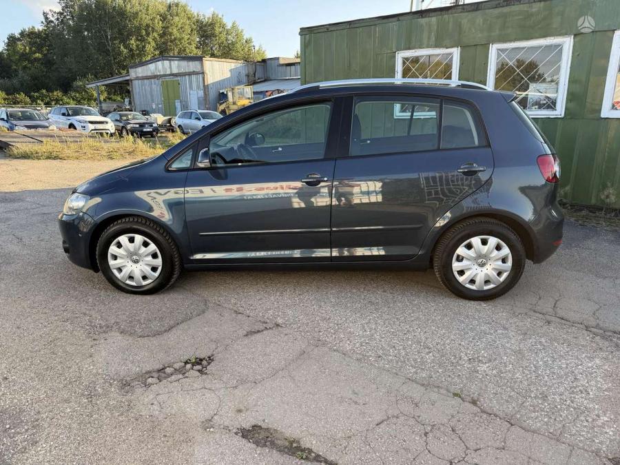 Pelēks Volkswagen Golf Plus 2010 Vilkaviškis, ar dzinēja tilpumu 1.40 L un nobraukumu 187 tūkst. km par 3599 €, foto 5 vietnē AUTOMOTO.COM.LV