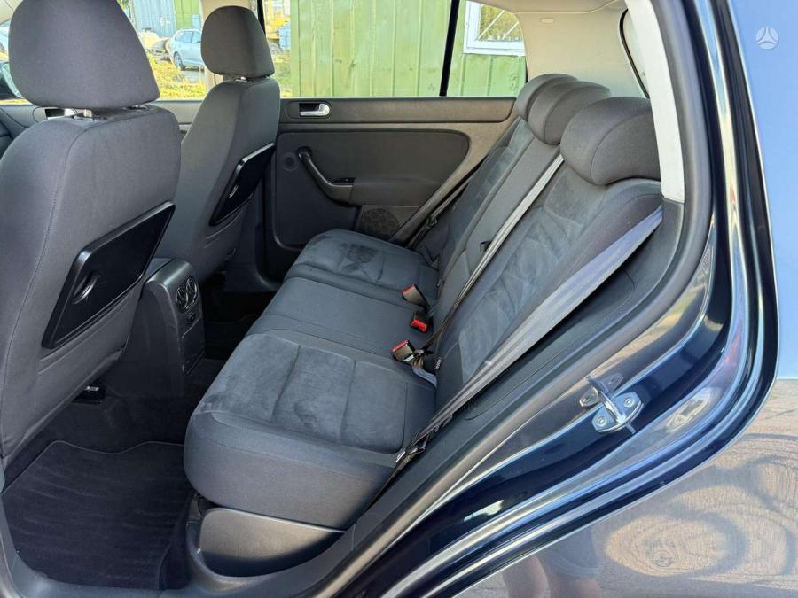 Pelēks Volkswagen Golf Plus 2010 Vilkaviškis, ar dzinēja tilpumu 1.40 L un nobraukumu 187 tūkst. km par 3599 €, foto 9 vietnē AUTOMOTO.COM.LV
