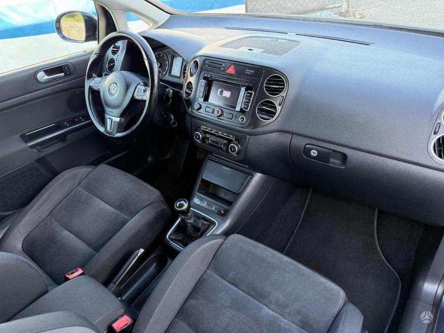 Pelēks Volkswagen Golf Plus 2010 Vilkaviškis, ar dzinēja tilpumu 1.40 L un nobraukumu 187 tūkst. km par 3599 €, foto 14 vietnē AUTOMOTO.COM.LV