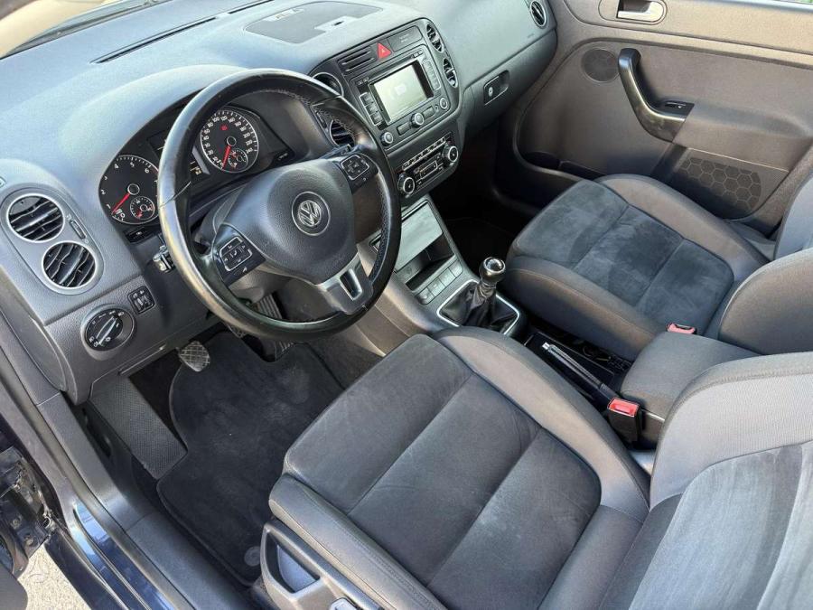 Pelēks Volkswagen Golf Plus 2010 Vilkaviškis, ar dzinēja tilpumu 1.40 L un nobraukumu 187 tūkst. km par 3599 €, foto 17 vietnē AUTOMOTO.COM.LV