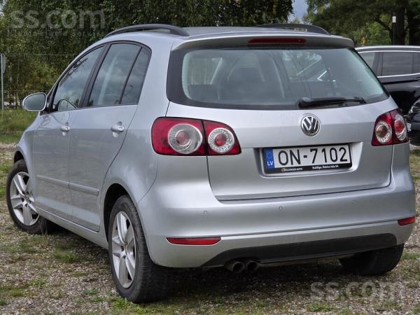 Volkswagen Golf Plus 2010 in Kuldiga on AUTOMOTO.COM.LV Grey Volkswagen Golf Plus 2010 in Kuldiga, with an engine capacity of 1.40 L and mileage of 187 thousand km for 4990 €, photo 5 on AUTOMOTO.COM.LV
