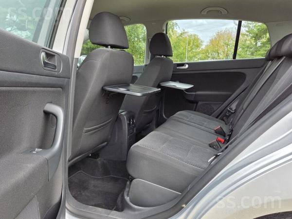 Volkswagen Golf Plus 2010 in Kuldiga on AUTOMOTO.COM.LV Grey Volkswagen Golf Plus 2010 in Kuldiga, with an engine capacity of 1.40 L and mileage of 187 thousand km for 4990 €, photo 7 on AUTOMOTO.COM.LV