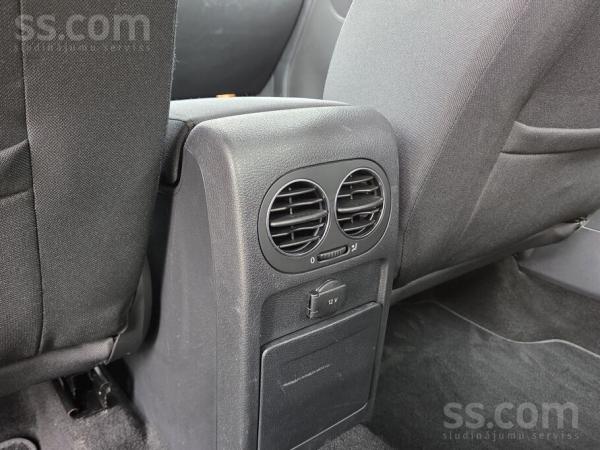 Volkswagen Golf Plus 2010 in Kuldiga on AUTOMOTO.COM.LV Grey Volkswagen Golf Plus 2010 in Kuldiga, with an engine capacity of 1.40 L and mileage of 187 thousand km for 4990 €, photo 8 on AUTOMOTO.COM.LV