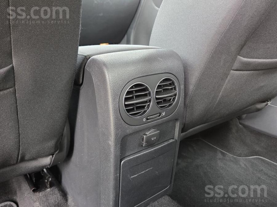 Grey Volkswagen Golf Plus 2010 in Kuldiga, with an engine capacity of 1.40 L and mileage of 187 thousand km for 4990 €, photo 8 on AUTOMOTO.COM.LV